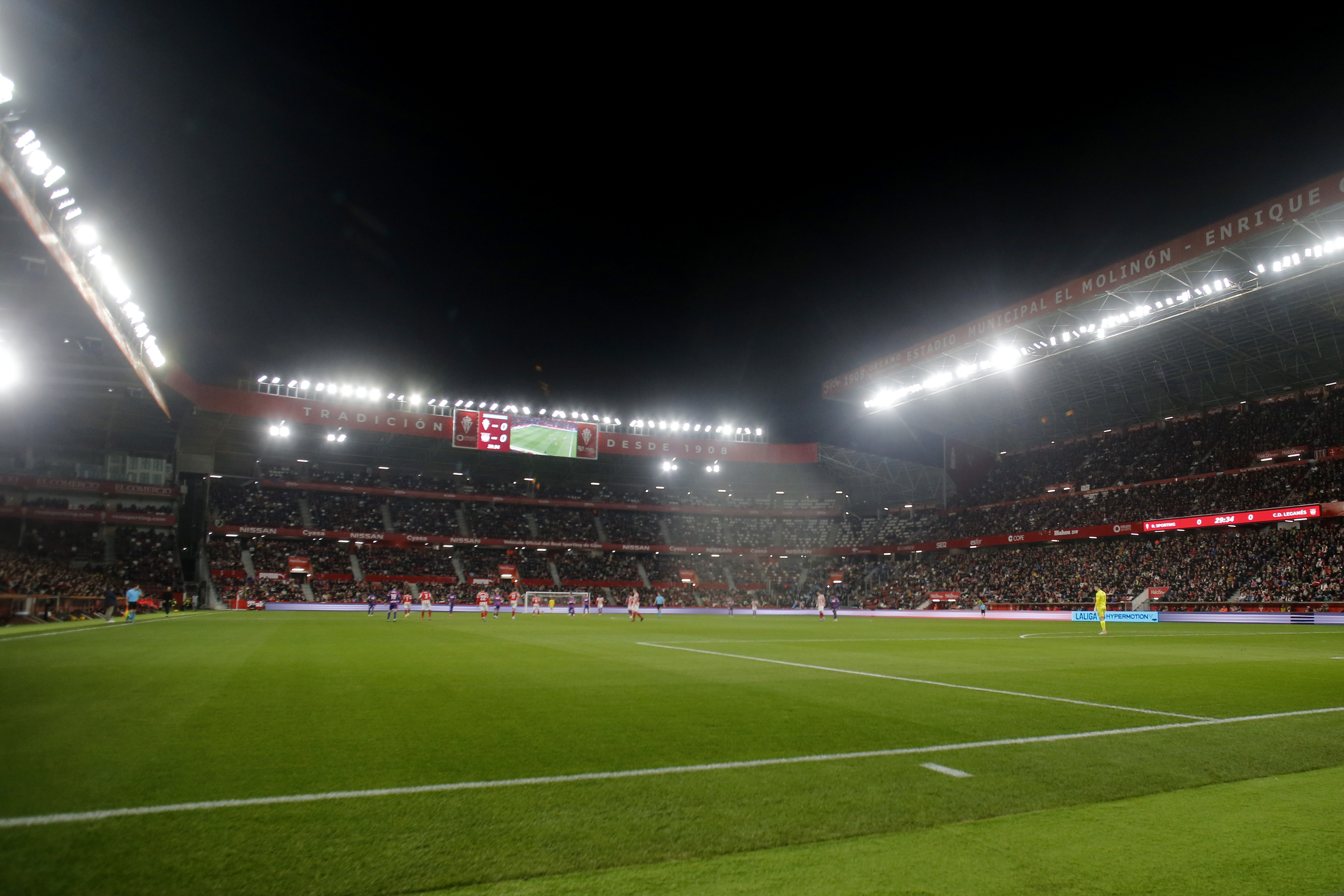 Los cambios que llegan y los que se valoran para El Molinón | Killer ...